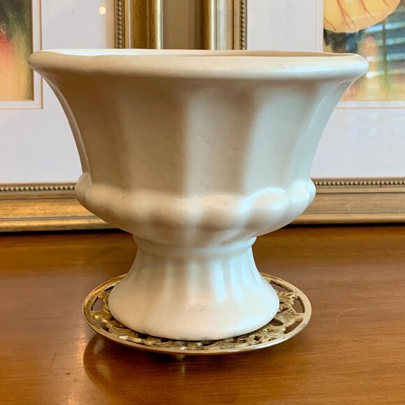 Haeger | Accents | Vintage Fluted Haeger Pottery Pedestal Creamy White ...